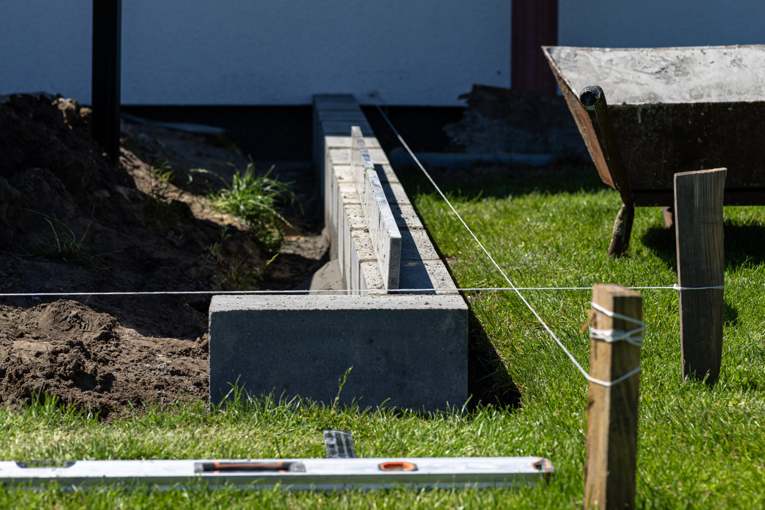 Foundation Repair Warning Signs: When to Call a Professional